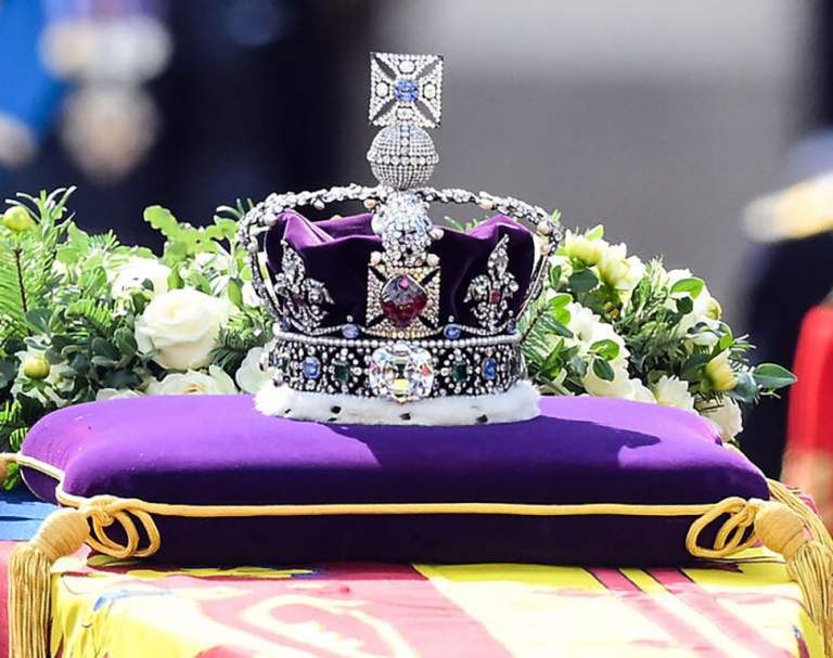 KING CHARLES: BRITISCHE KRÖNUNG LIVE IM BAMBI - bambi Filmkunstkino ...